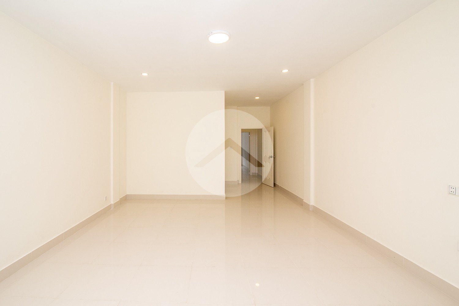 4 Bedroom Shophouse For Rent - Chak Angrae, Phnom Penh | IPS Cambodia